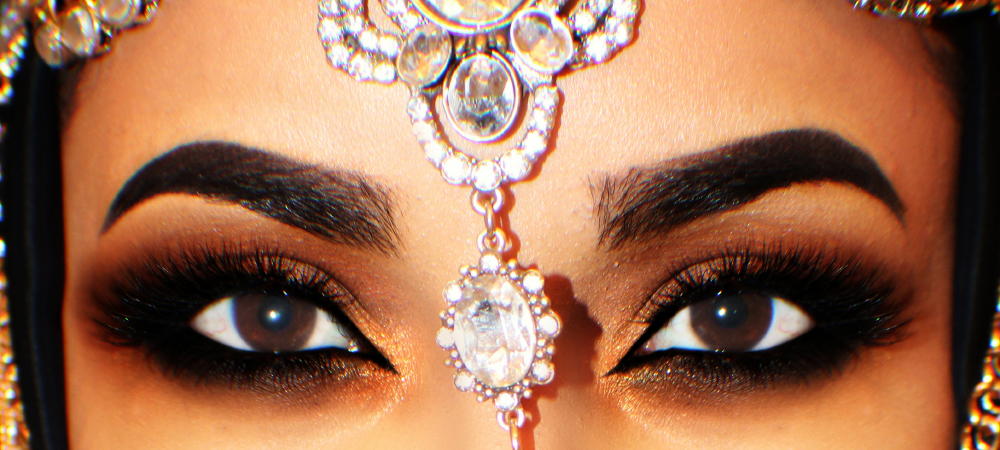 Dramatic eye makeup for your new year's eve drama!
